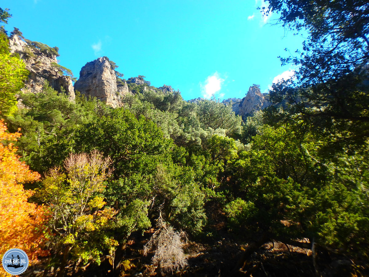 Rouvas gorge hiking